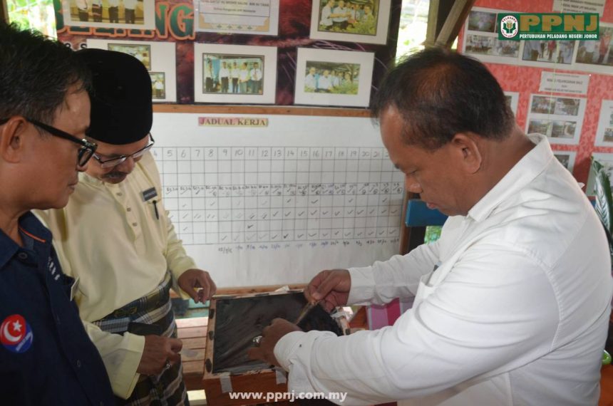 Majlis Penyerahan Peruntukkan Kelab Pertanian Sekolah Fasa 2 ...